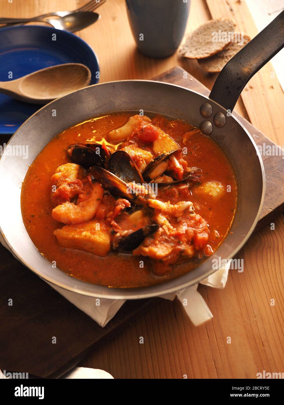 Caciucco alla livornese in pan, tuscan traditional fish soup, Tuscany ...