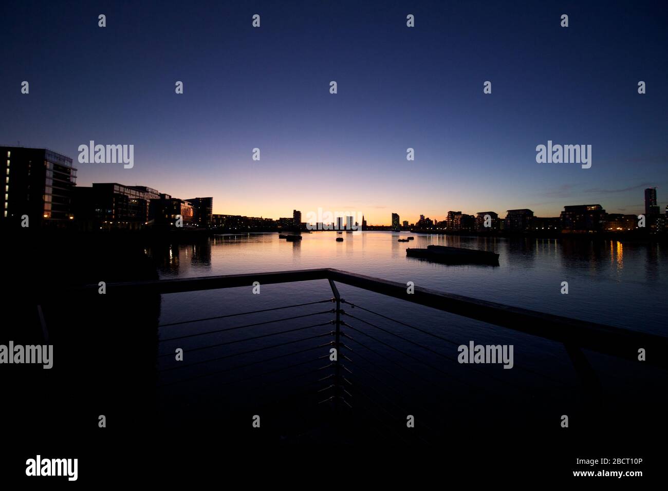 Purple sky with orange sunset hi-res stock photography and images - Alamy