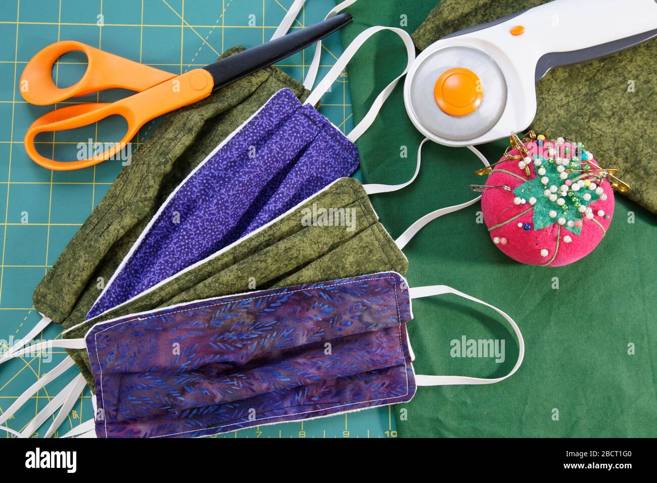 Sewing medical masks protect hi-res stock photography and images - Alamy