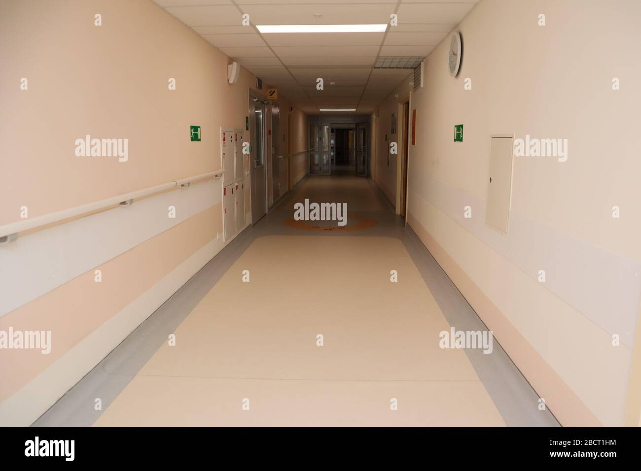 Beige walls hi-res stock photography and images - Alamy
