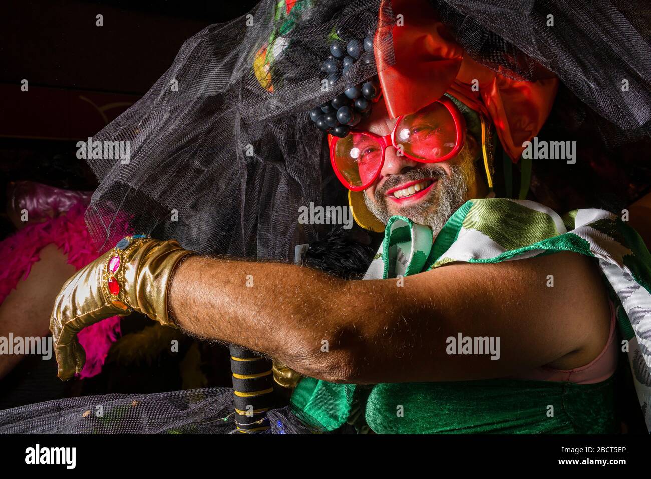 Man funeral smiling hi-res stock photography and images - Alamy