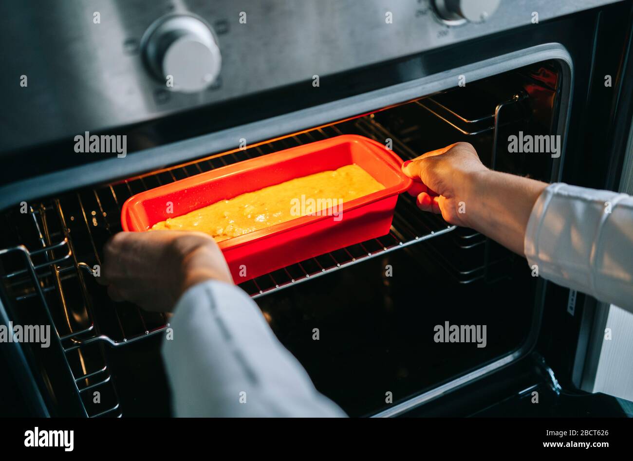 Woman baking cooking home hi-res stock photography and images - Alamy
