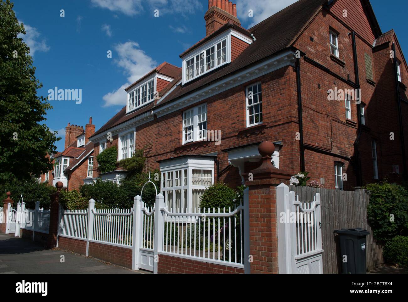 Queen Anne Revival Architecture Richard Norman Shaw Garden Suburb ...