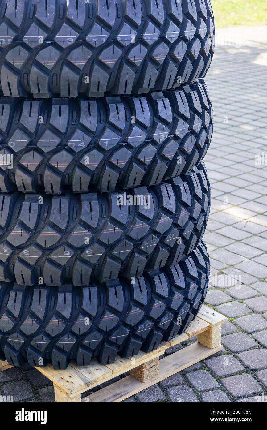 Thick mud terrain tyres hi-res stock photography and images - Alamy