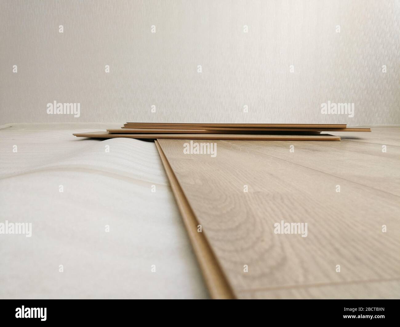Laminated flooring hi-res stock photography and images - Alamy