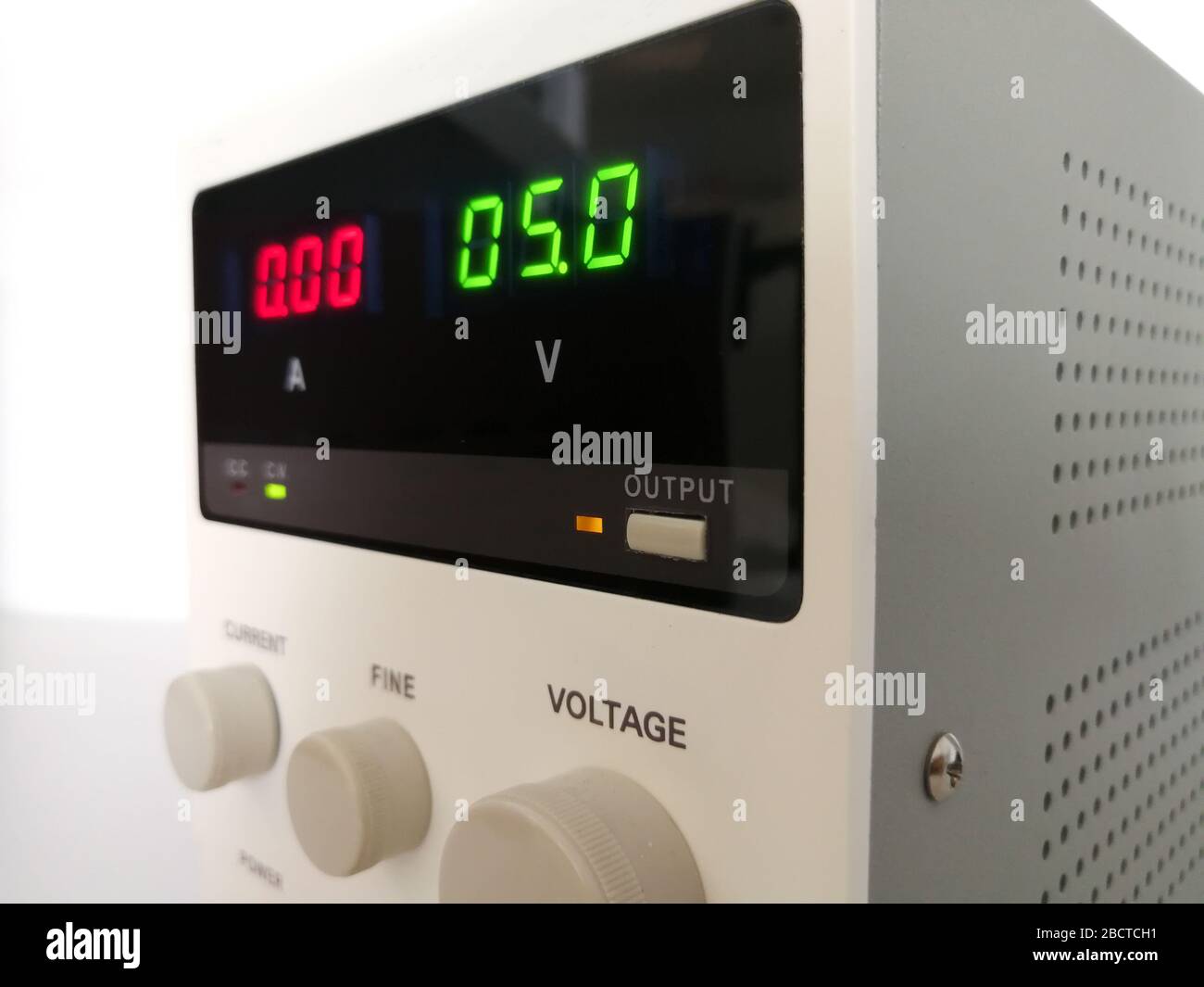 Precise variable voltage and current power supply used in prototyping ...
