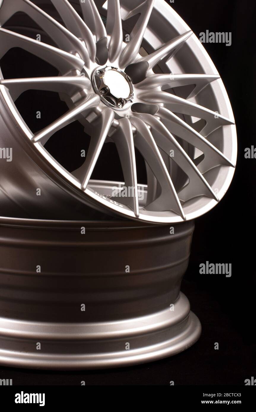 Aluminum rims shiny hi-res stock photography and images - Alamy