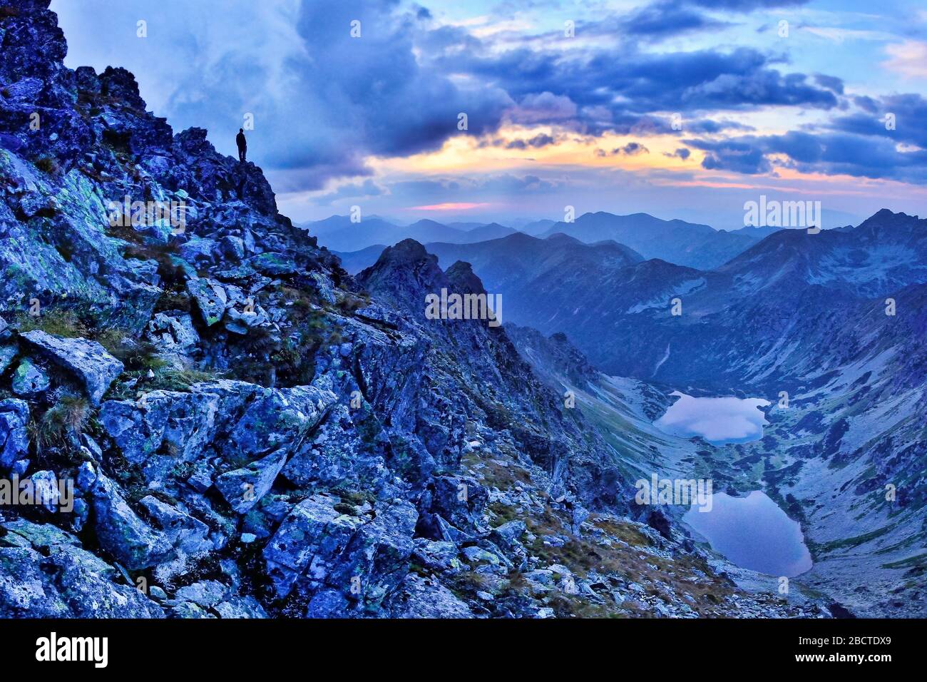 Tourist stand hi-res stock photography and images - Alamy
