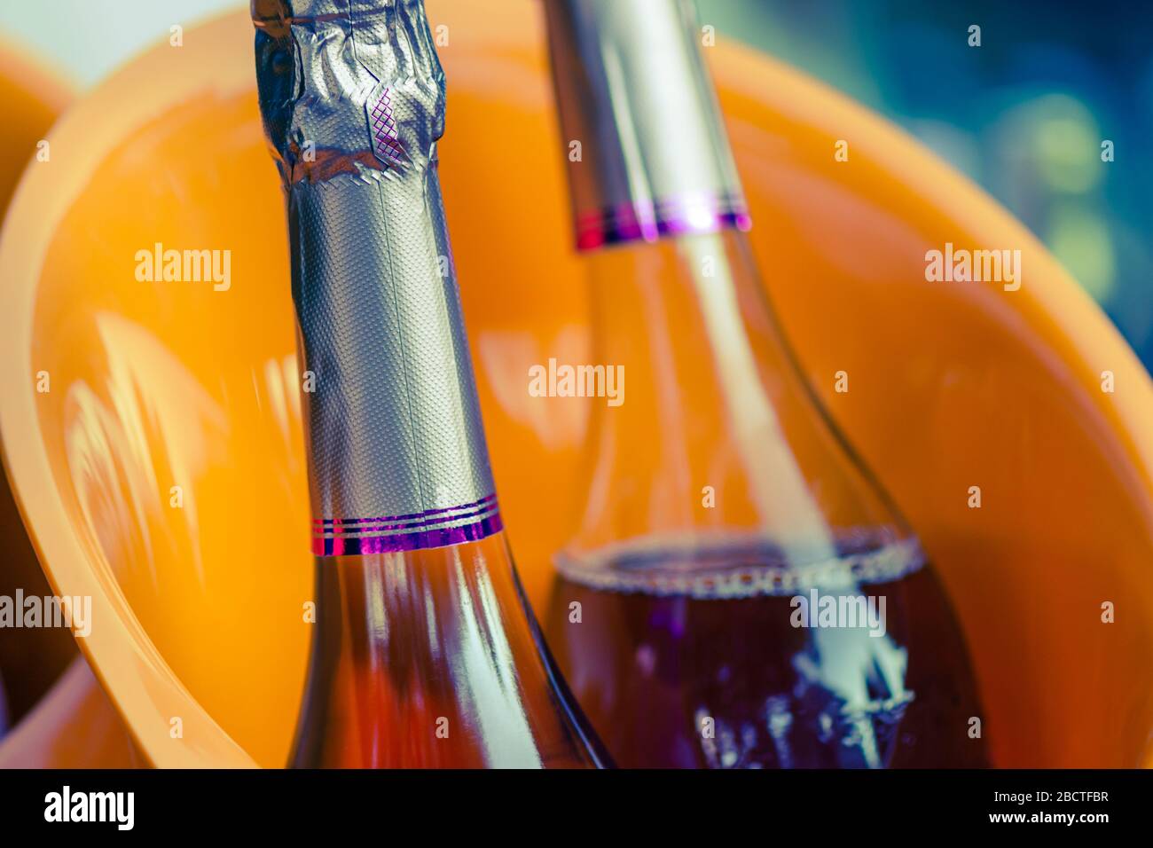 Chilled atmosphere hi-res stock photography and images - Alamy