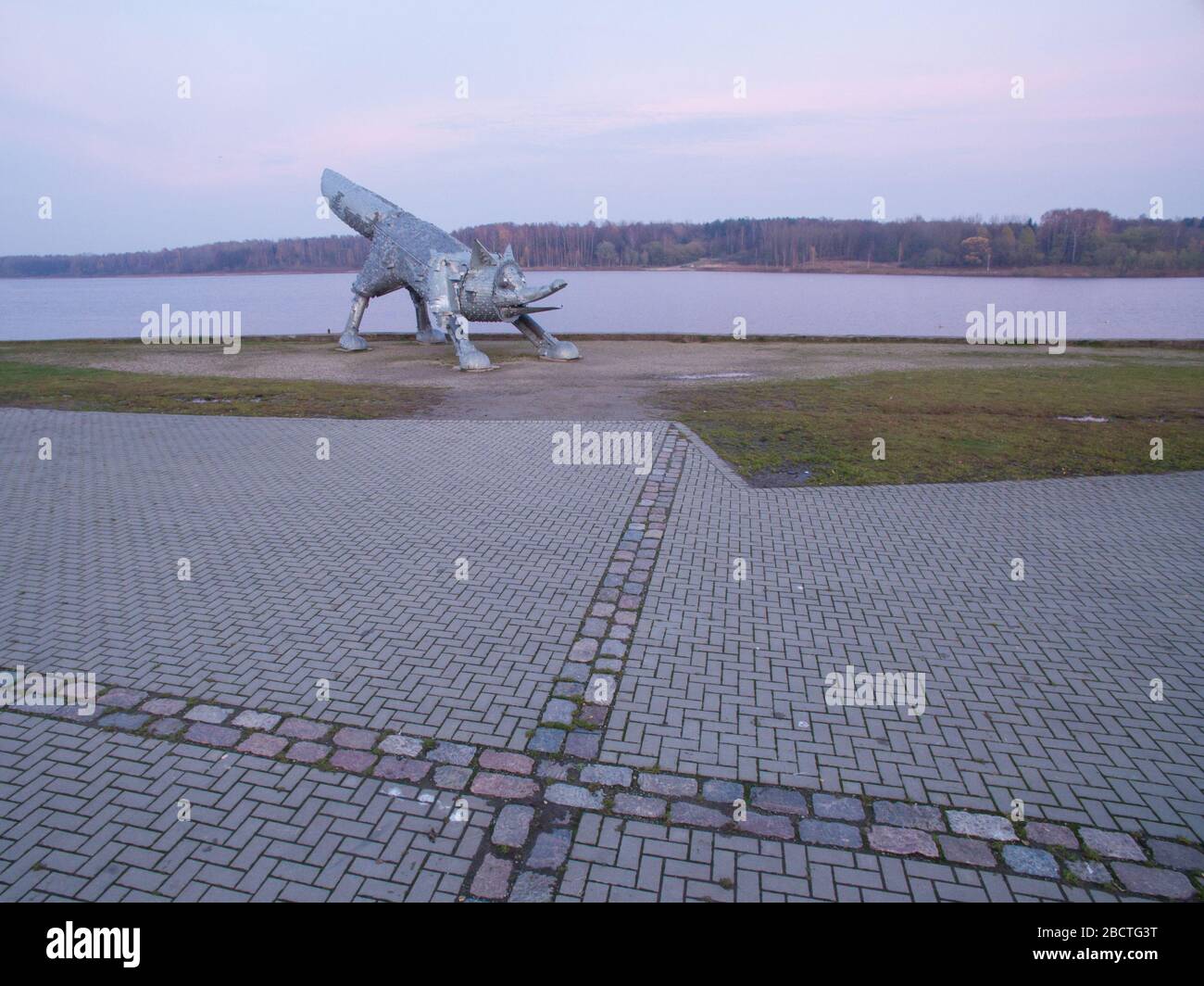 Metal fox sculpture hi-res stock photography and images - Alamy