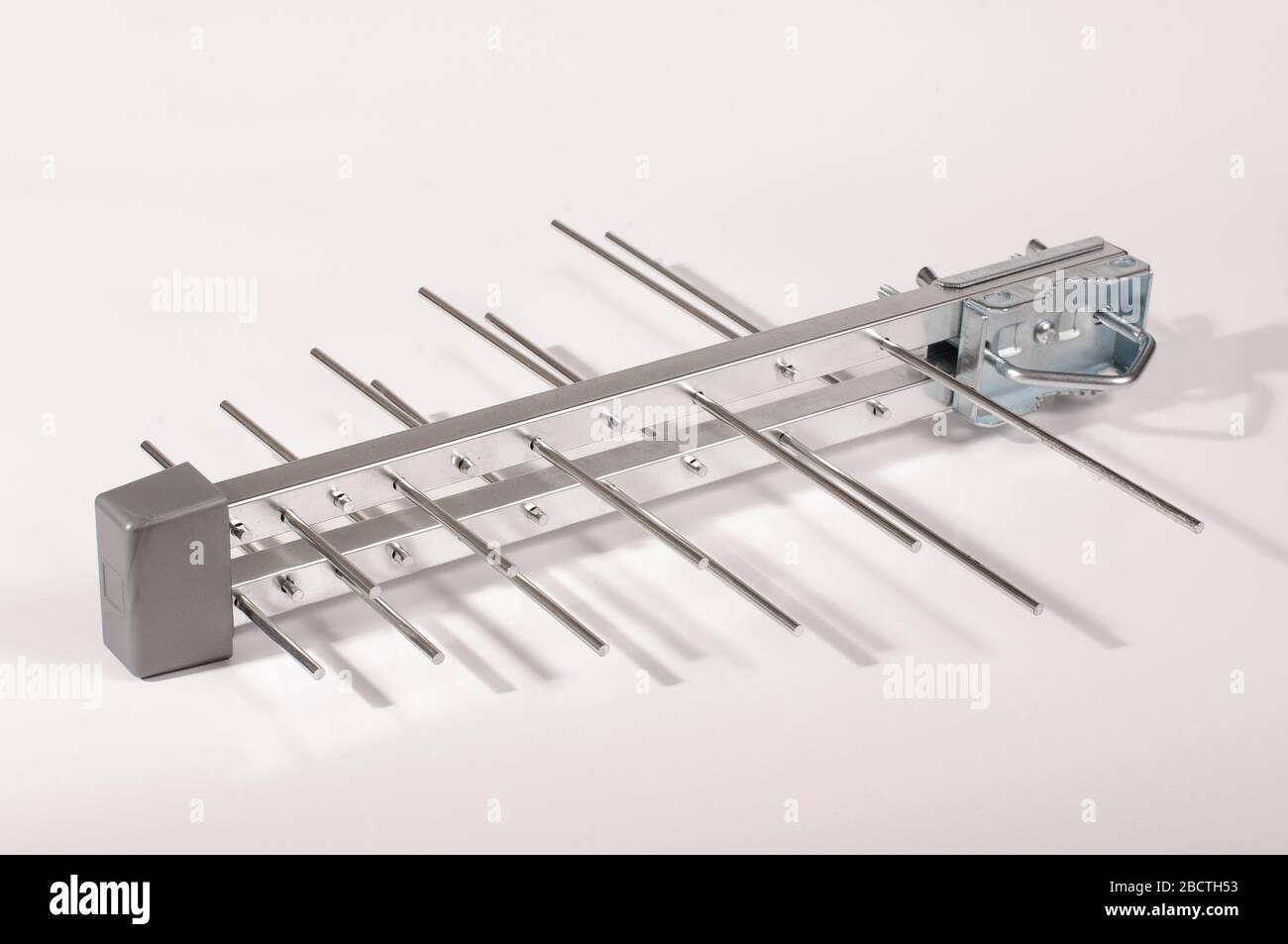 Isolated log periodic antenna for UHF tv Stock Photo - Alamy