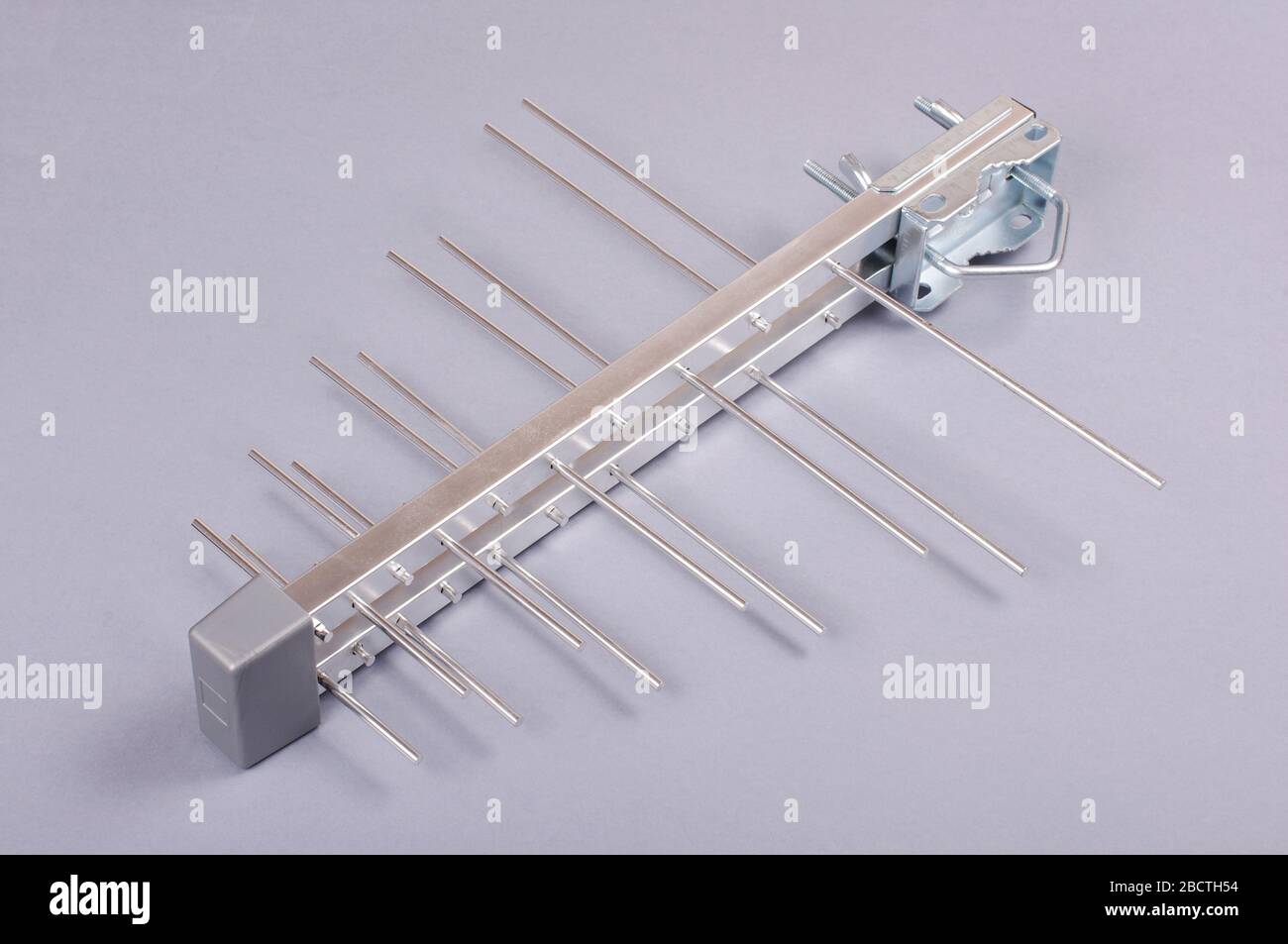 Isolated log periodic antenna for UHF tv Stock Photo - Alamy