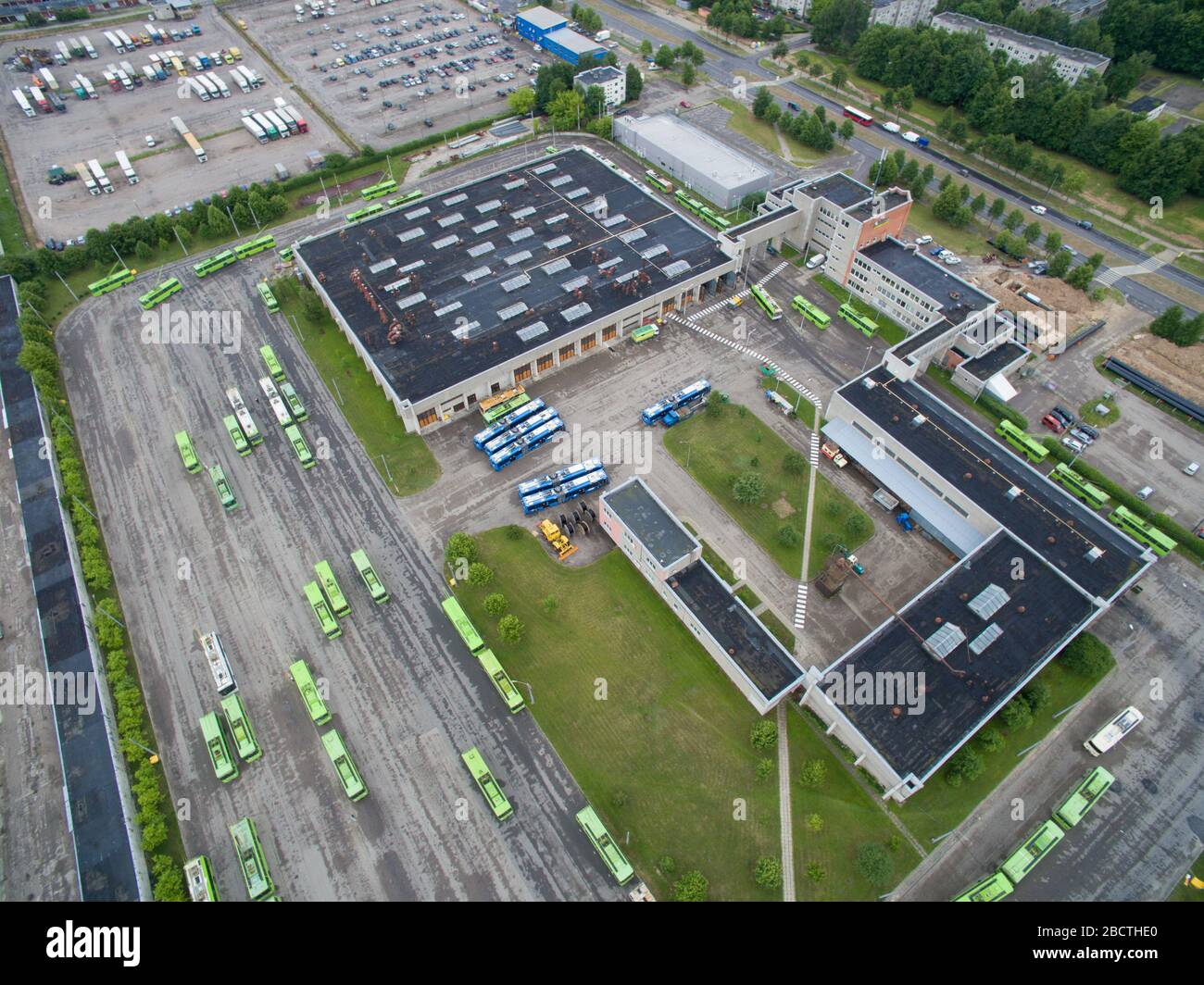 Green park bus stop hi-res stock photography and images - Alamy