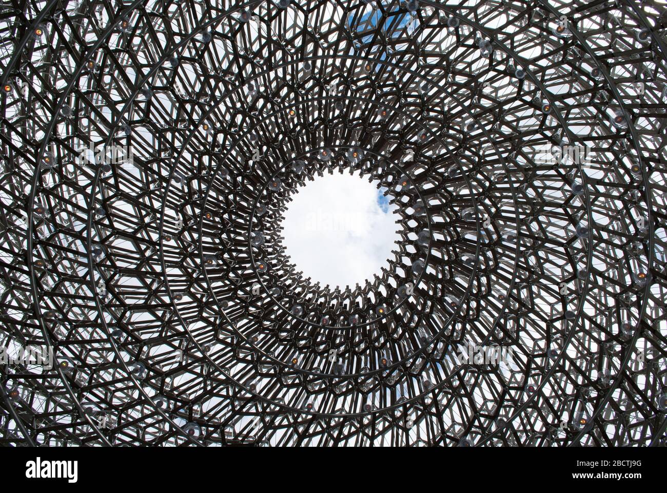 The Hive Installation Pavilion by Wolfgang Buttress BDP Architects ...