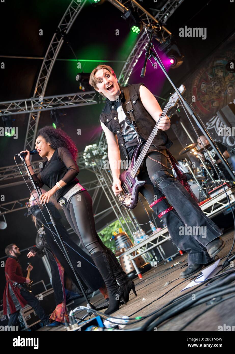 Live music shots hi-res stock photography and images - Alamy