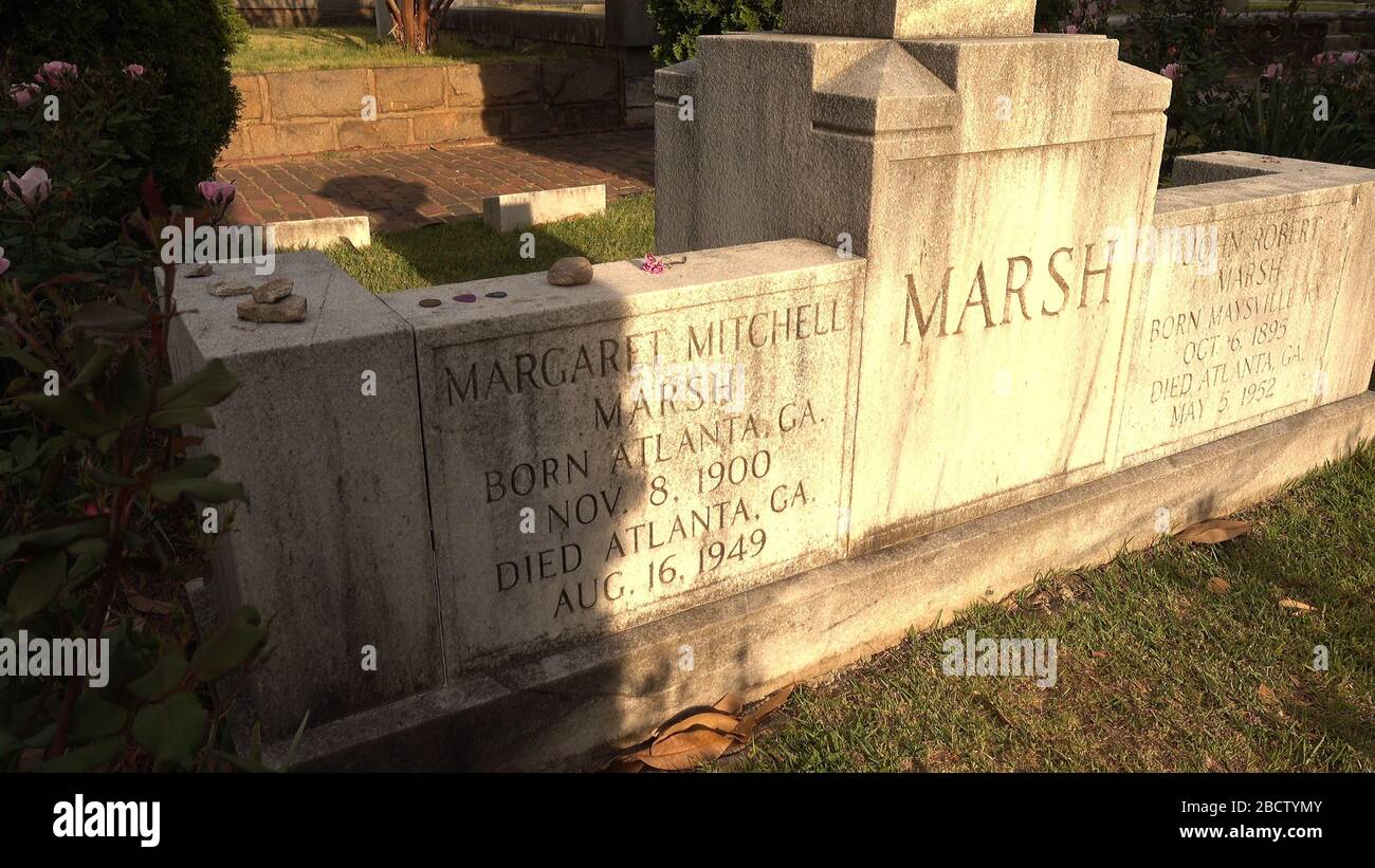 Grave of famous Margaret Mitchell - author of Gone with the Wind at ...