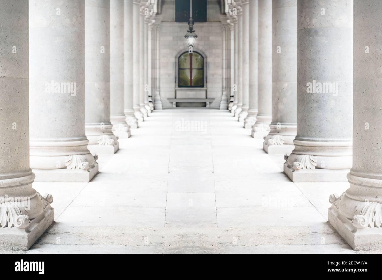 row of white marble columns Stock Photo - Alamy