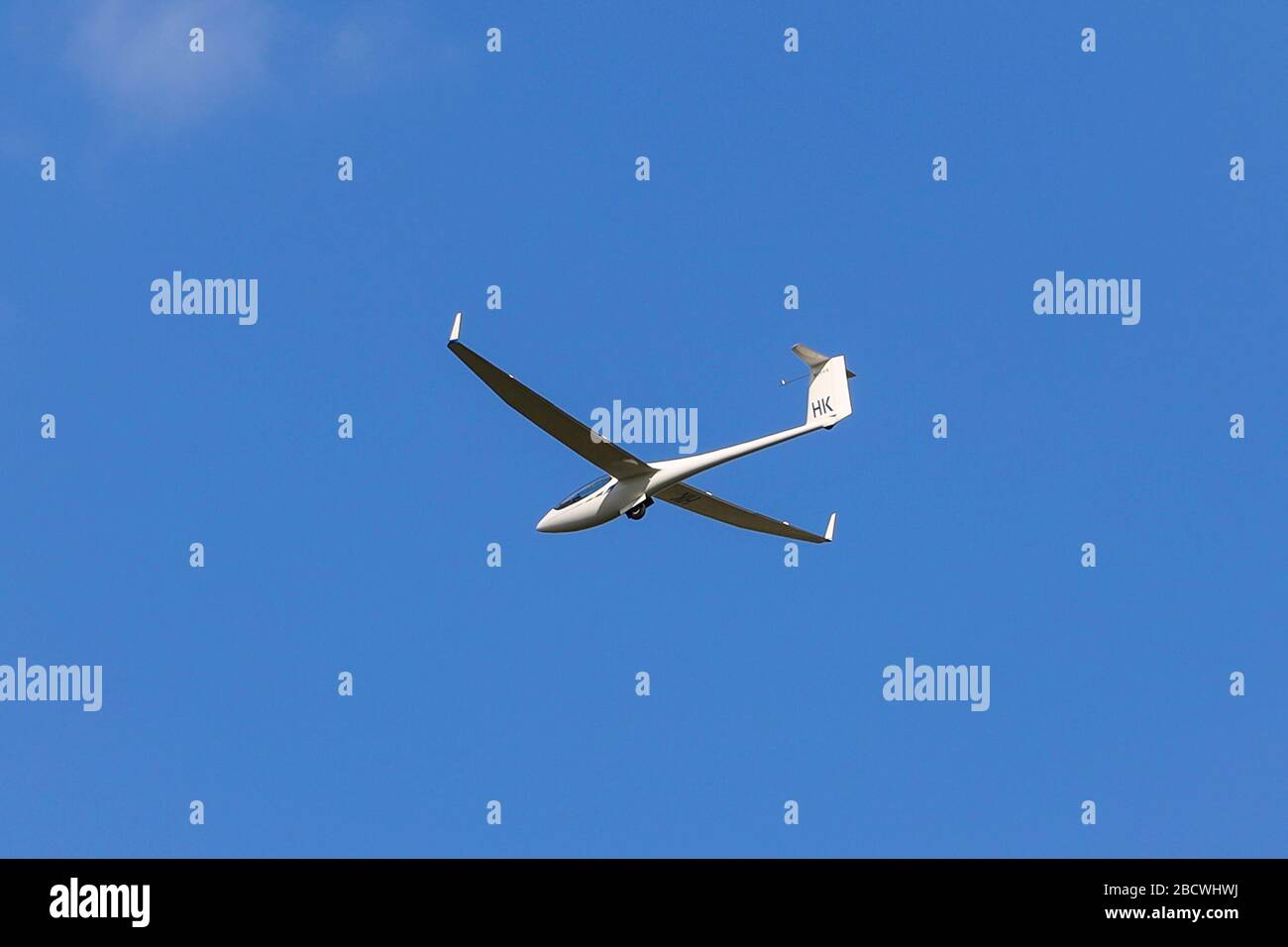 glider overhead in landing pattern Stock Photo - Alamy