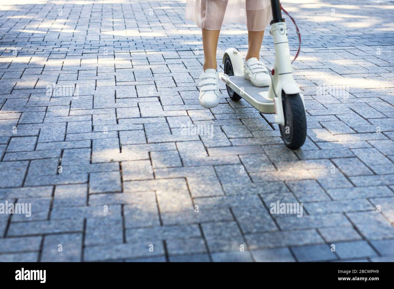Tile with woman hi-res stock photography and images - Alamy
