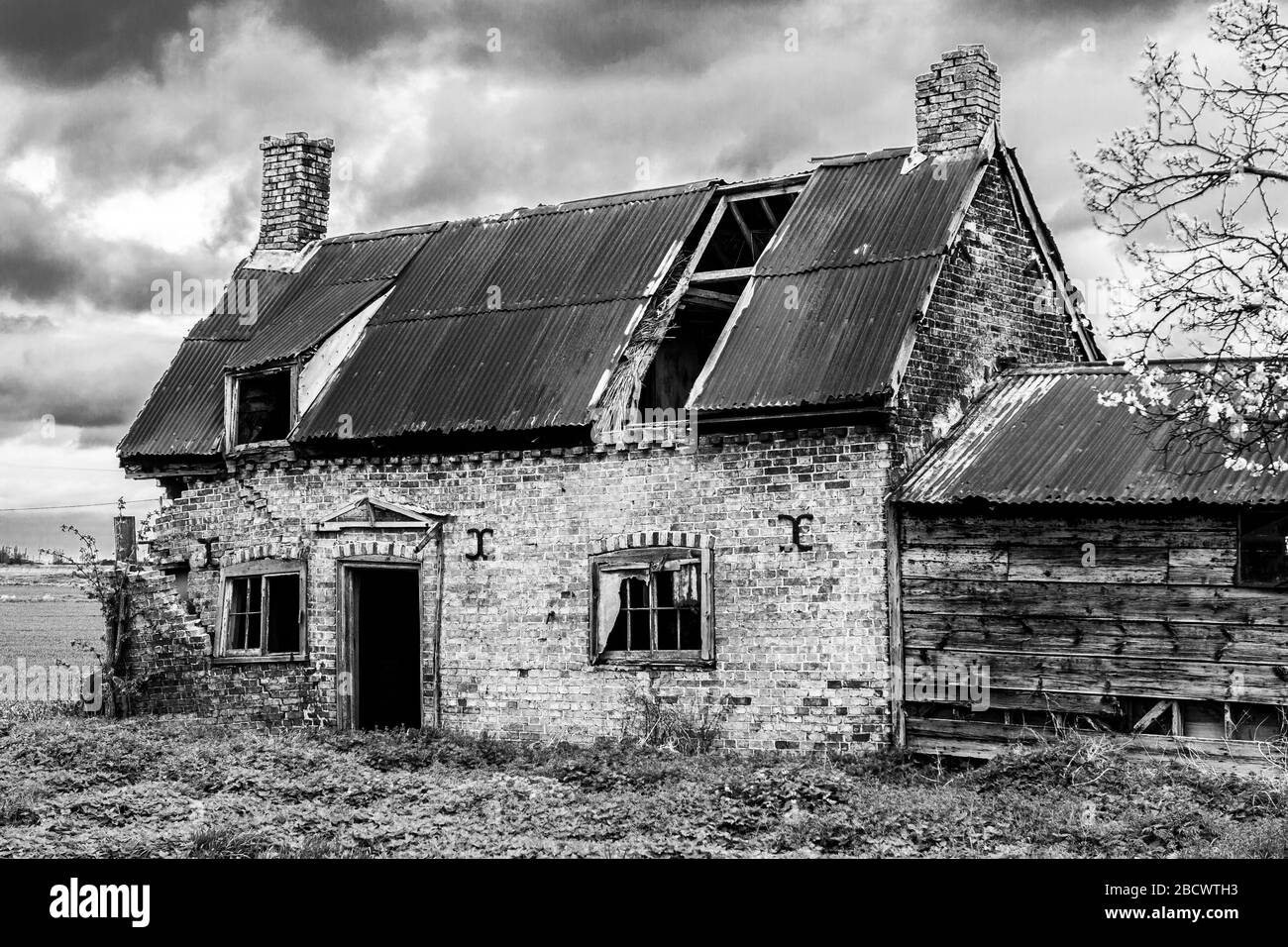 Derelict dereliction empty hi-res stock photography and images - Alamy