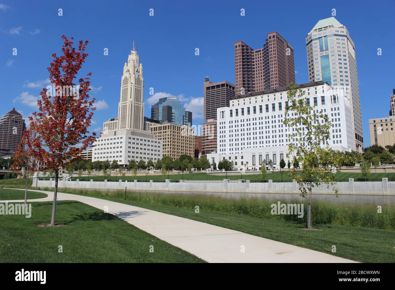 Alexander park Downtown Columbus Ohio green landscape with green trees ...
