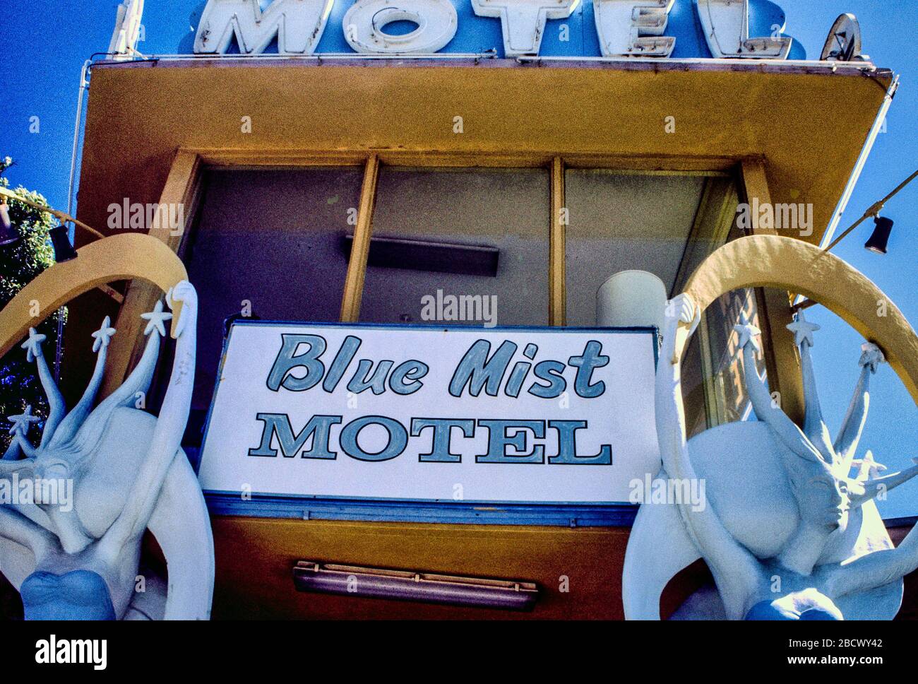 Blue mist motel hi-res stock photography and images - Alamy