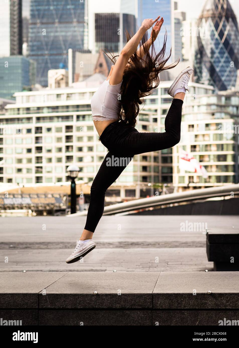 Performer jumps hi-res stock photography and images - Alamy