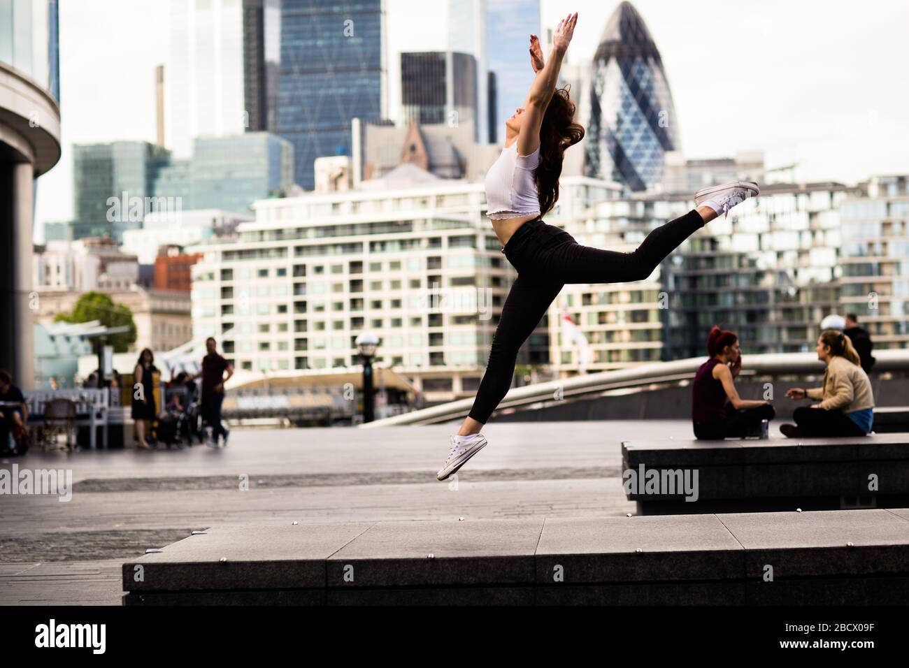 Urban dancing mid air hi-res stock photography and images - Alamy