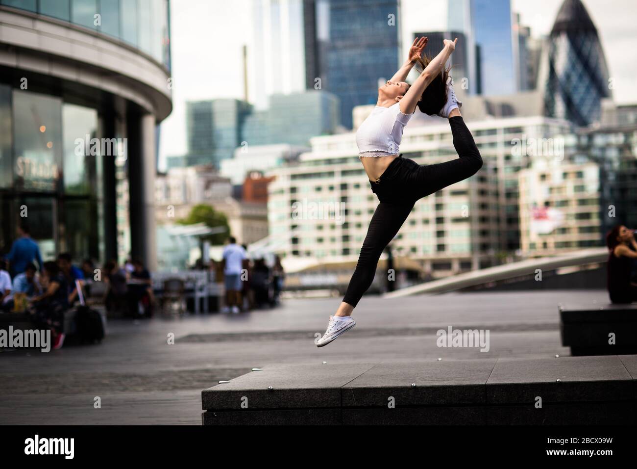 Urban dancing mid air hi-res stock photography and images - Alamy