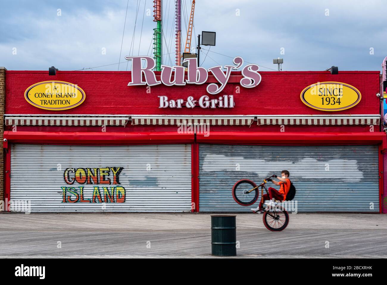 Coney island face hi-res stock photography and images - Alamy