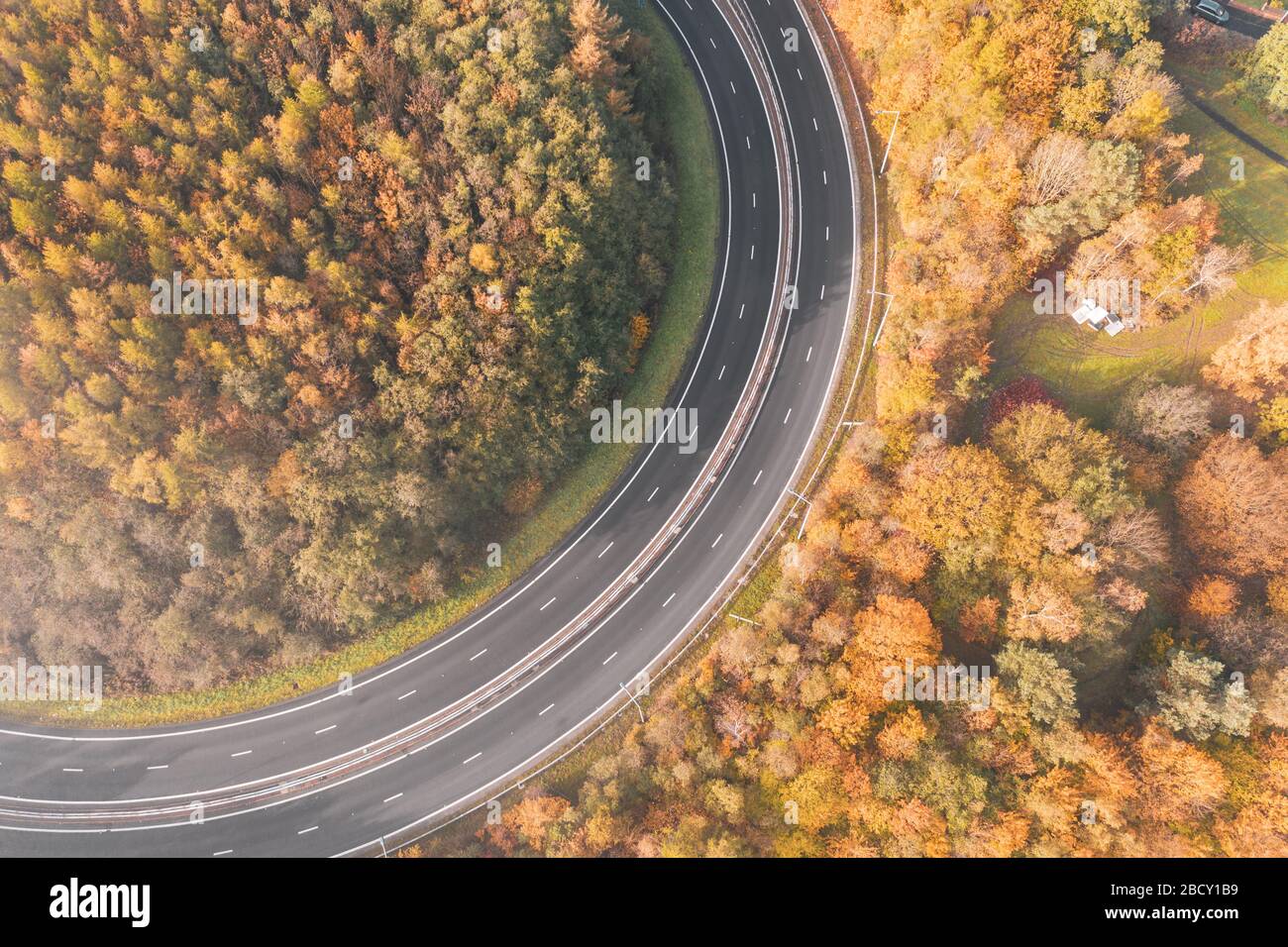 Dual lane road hi-res stock photography and images - Alamy