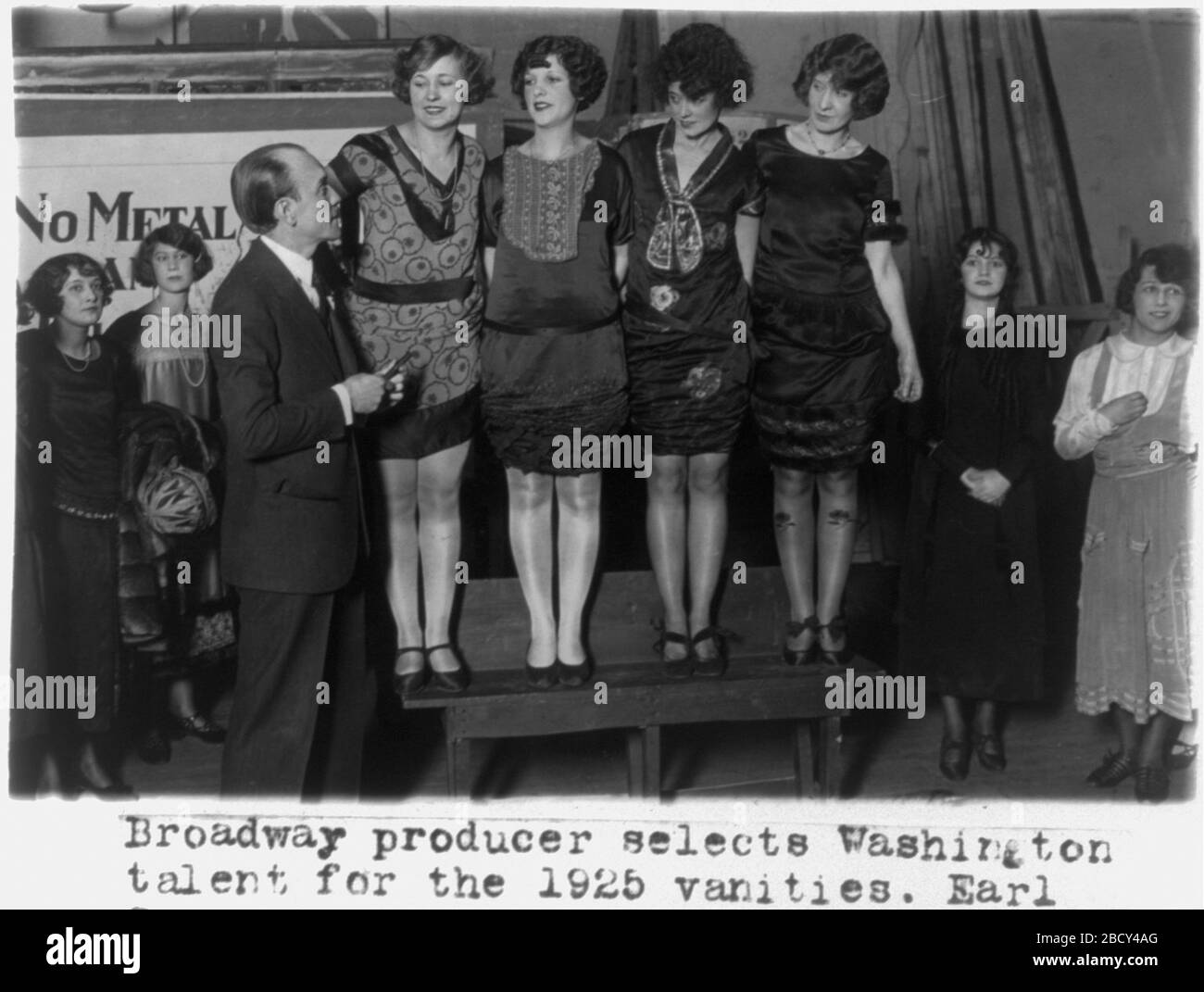 1925 vanities hi-res stock photography and images - Alamy