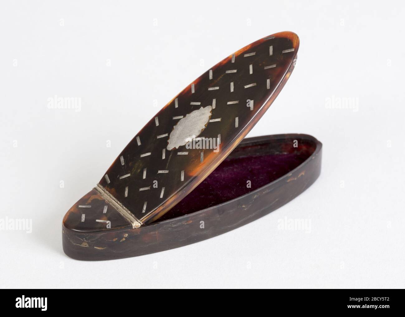 Short diagonal lines hi-res stock photography and images - Alamy