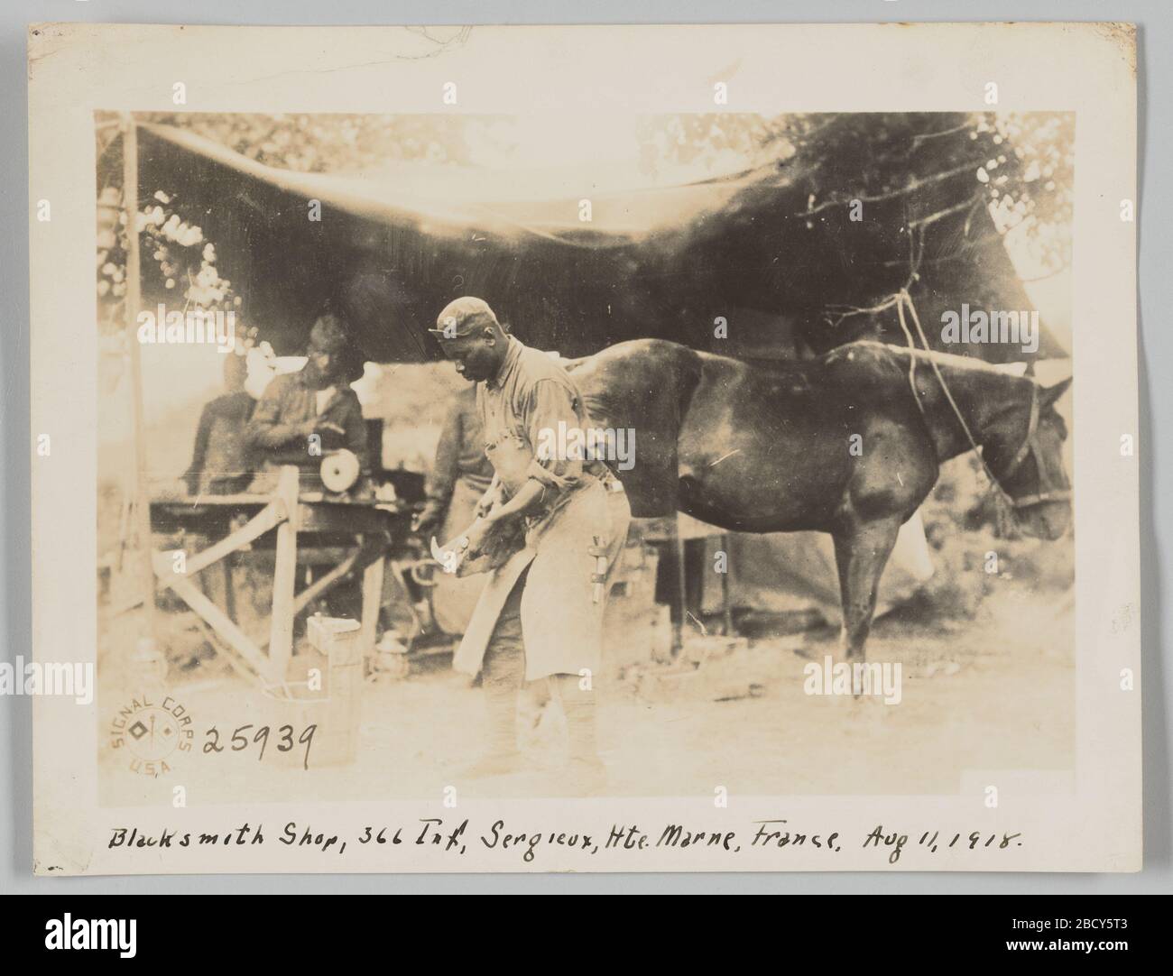 Army blacksmith hi-res stock photography and images - Alamy