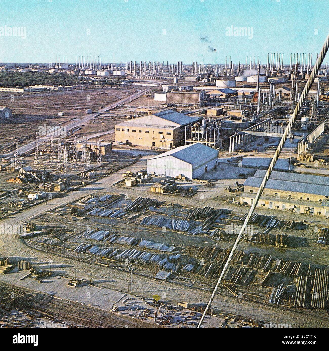 Abadan oil hi-res stock photography and images - Alamy