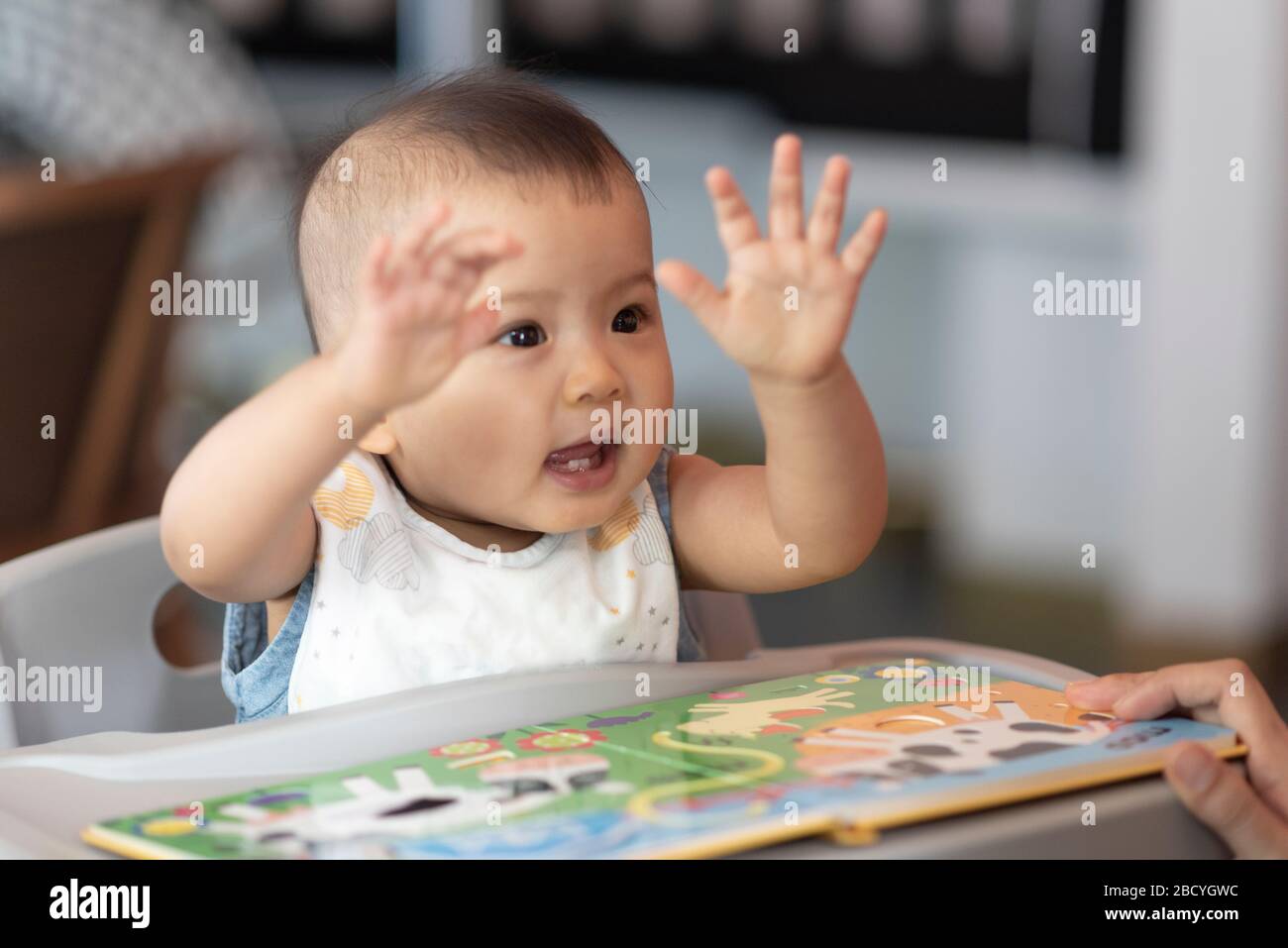Asian girl portrait child five hi-res stock photography and images - Alamy