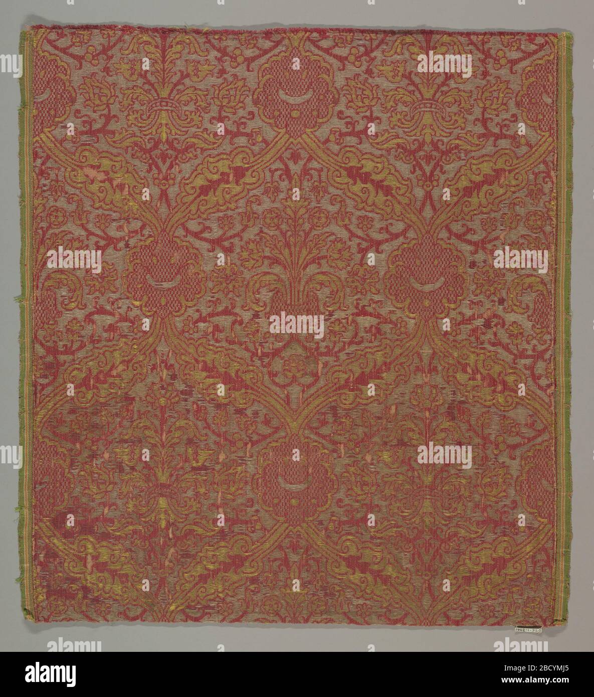 Textile. Research in ProgressOgee lattice with checkered brackets in ...