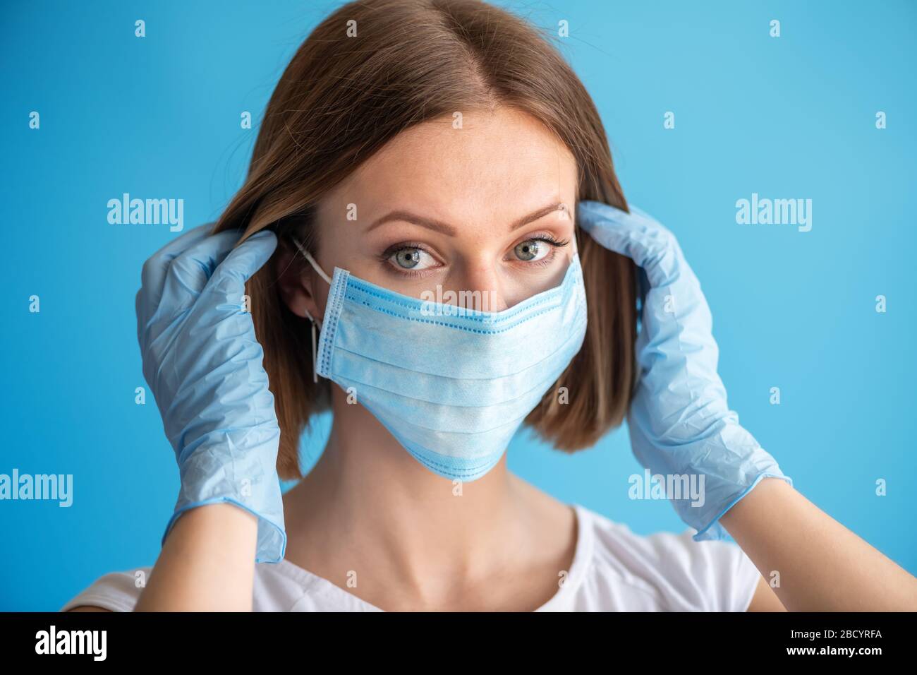 Nurse eye protection gloves hi-res stock photography and images - Alamy
