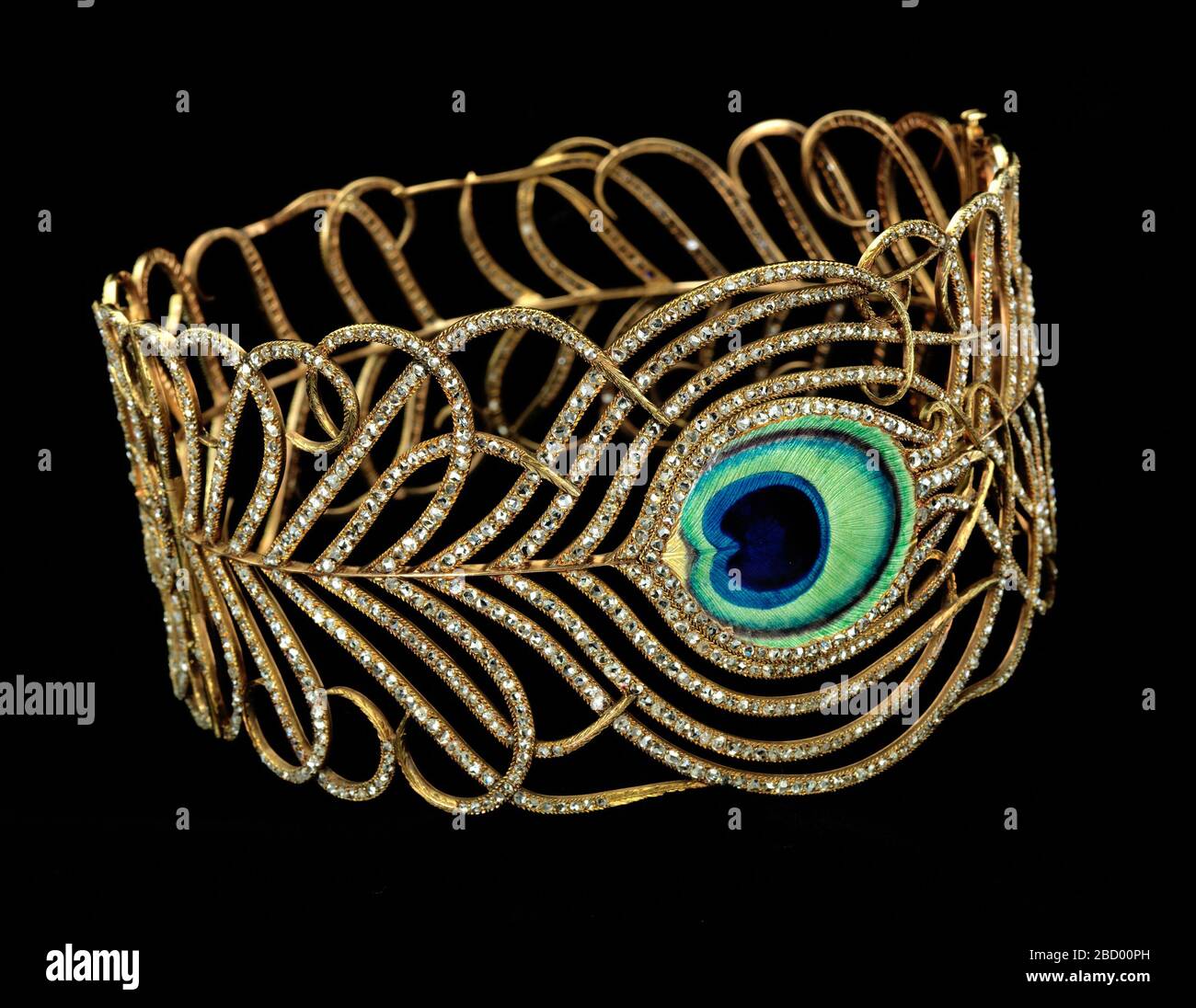 Jeweled collar hi-res stock photography and images - Alamy