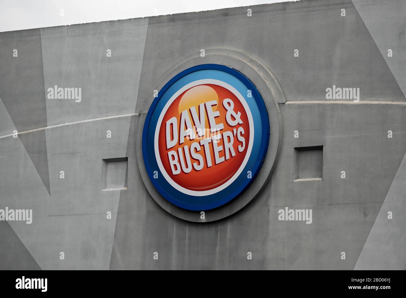 Dave and busters hi-res stock photography and images - Alamy