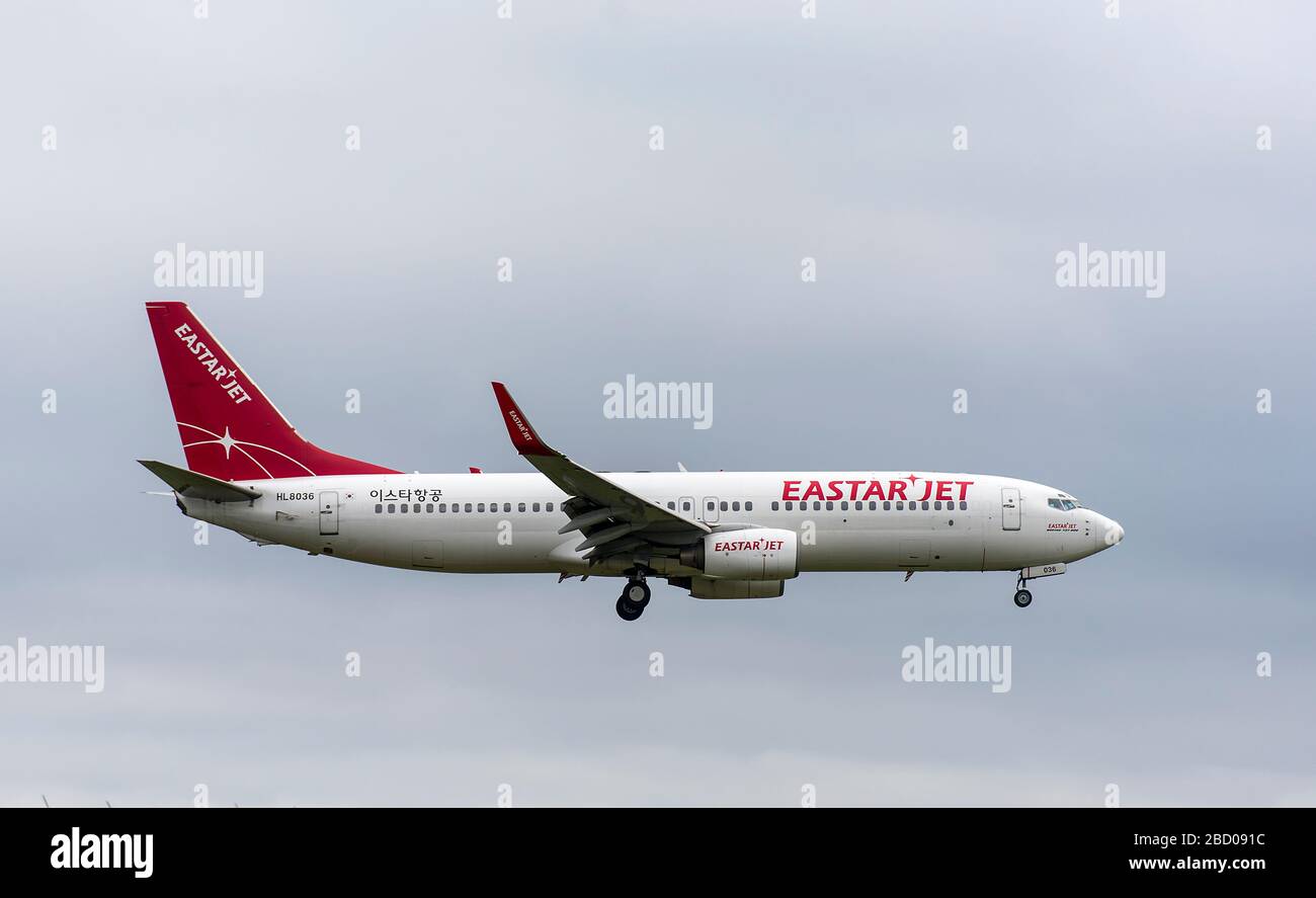 SEOUL - SEP 30: Easter Jet or EasterJet Boeing 737-800 airplane ...