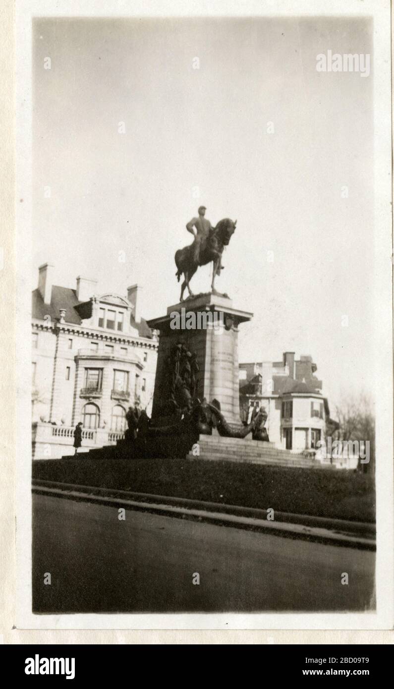 Statue of Major General George B McClellan. Smithsonian Institution ...