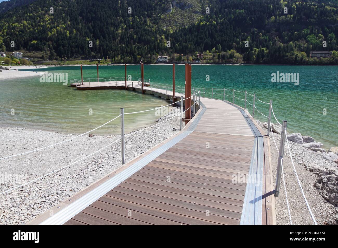 Dock sunny hi-res stock photography and images - Alamy