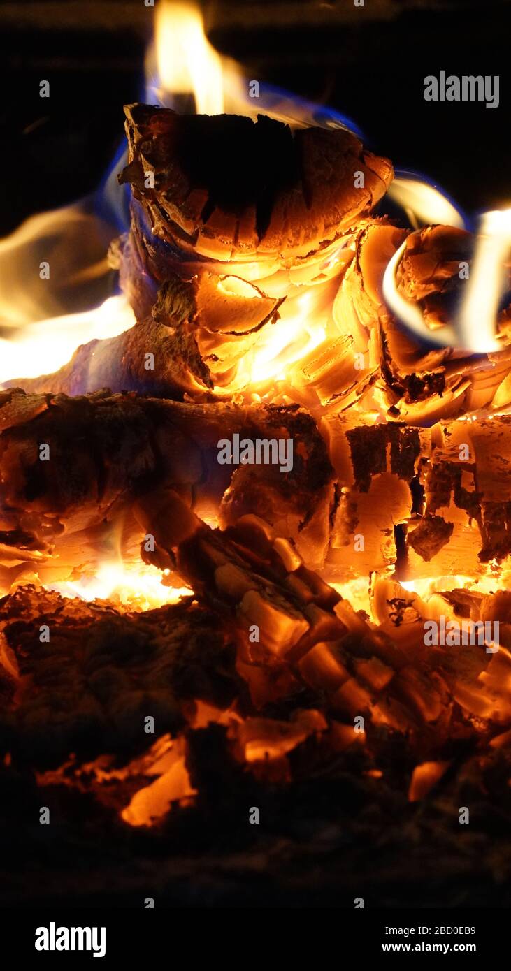 Close up shot campfire burning hi-res stock photography and images - Alamy