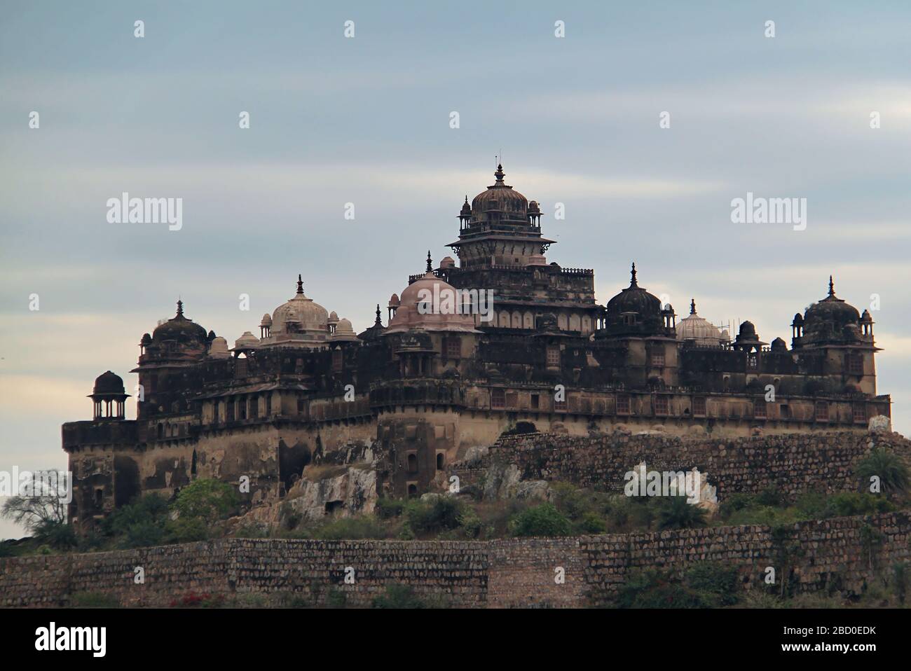 Orchha Fort Complex, Madhya Pradesh, India Stock Photo - Alamy