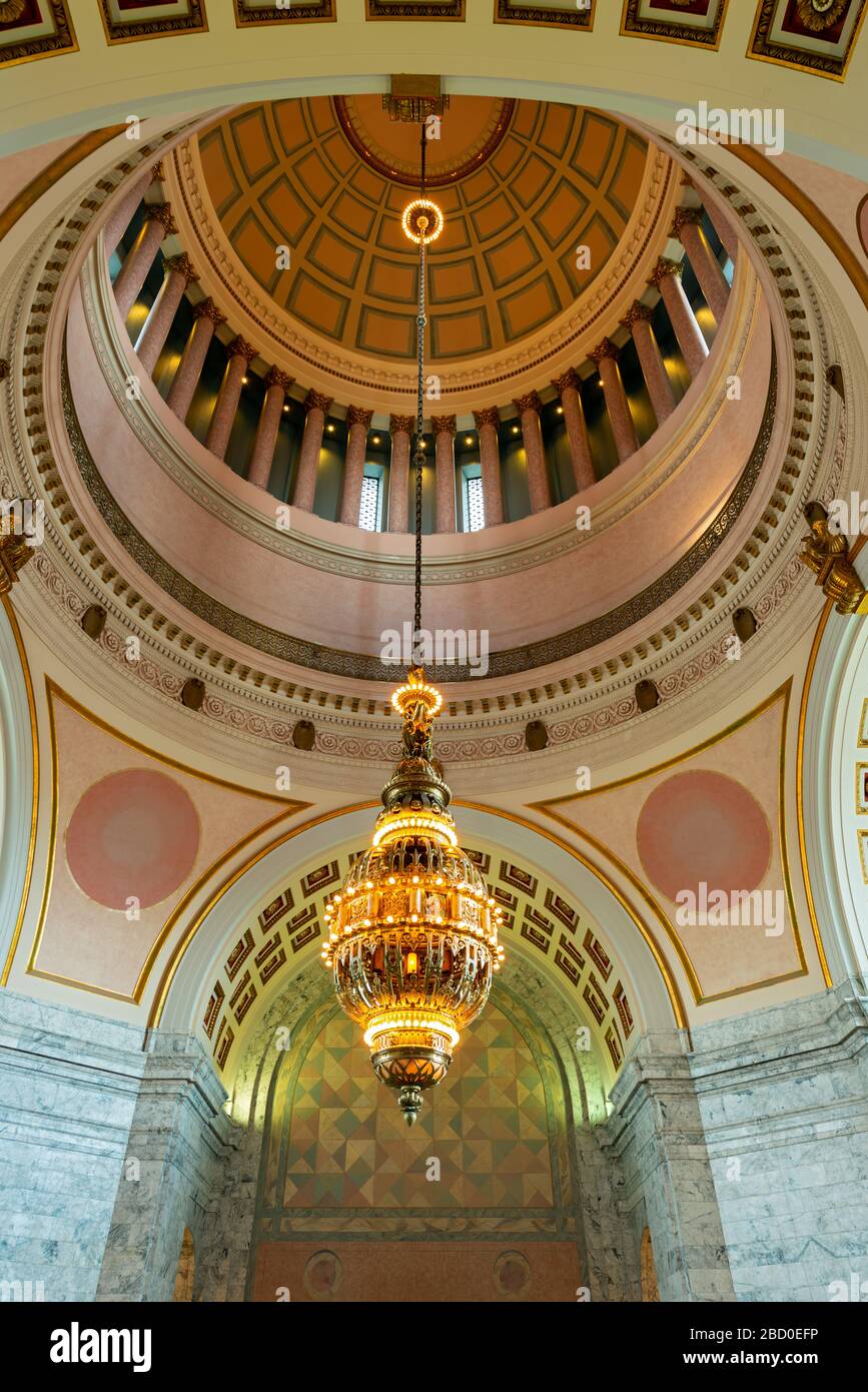 Atrium suspended hi-res stock photography and images - Alamy