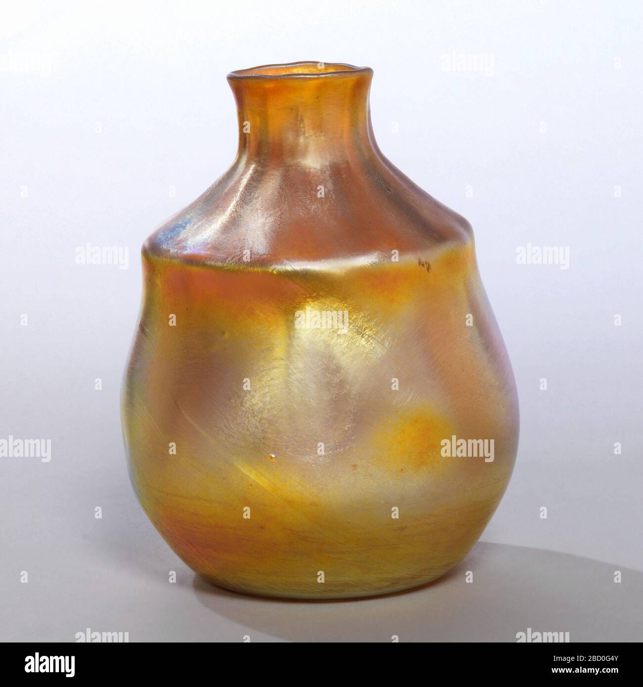 Silver gold luster hi-res stock photography and images - Alamy