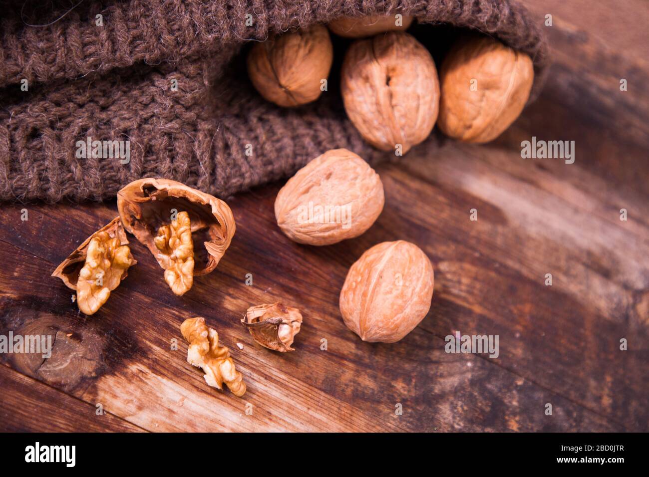 nuts with shell and without Stock Photo - Alamy