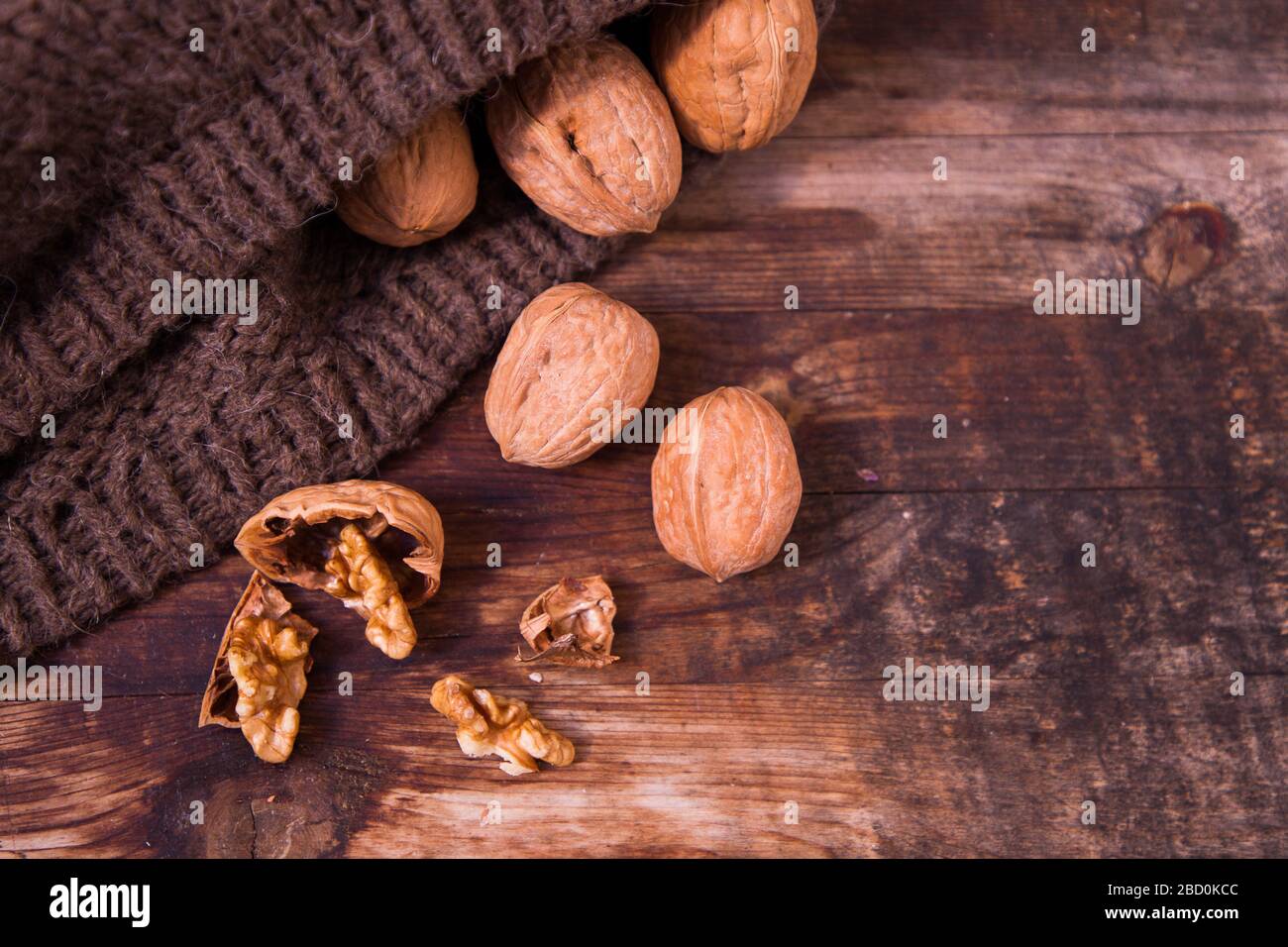nuts with shell and without Stock Photo - Alamy