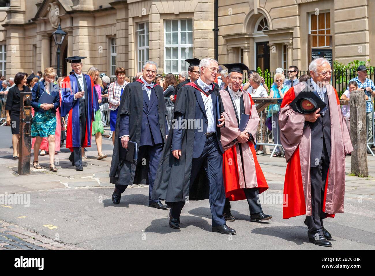 Graduation uk school hi-res stock photography and images - Alamy